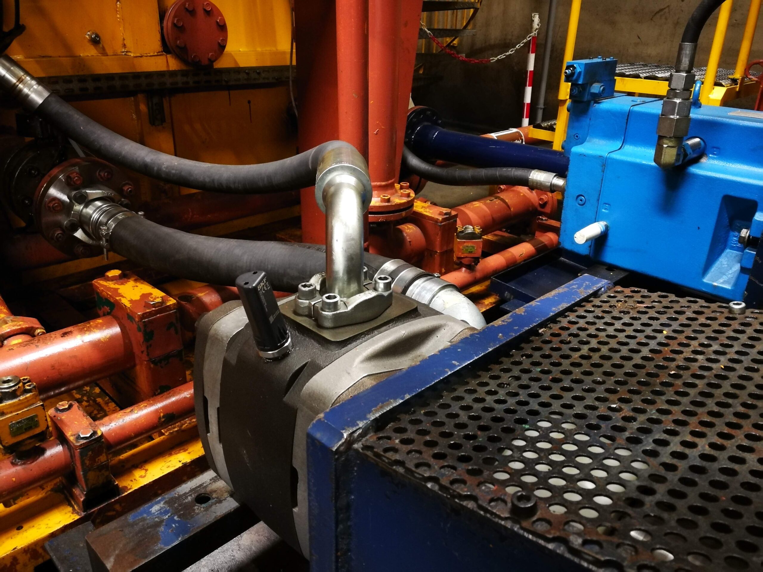 SKF wireless sensors for automated machine monitoring - Bearing Tips SKF wireless sensors for automated machine monitoring - Bearing Tips
